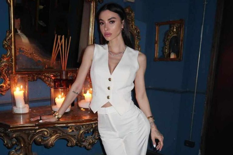 Valentina Fradegrada, il top è completamente trasparente: gli scatti ...